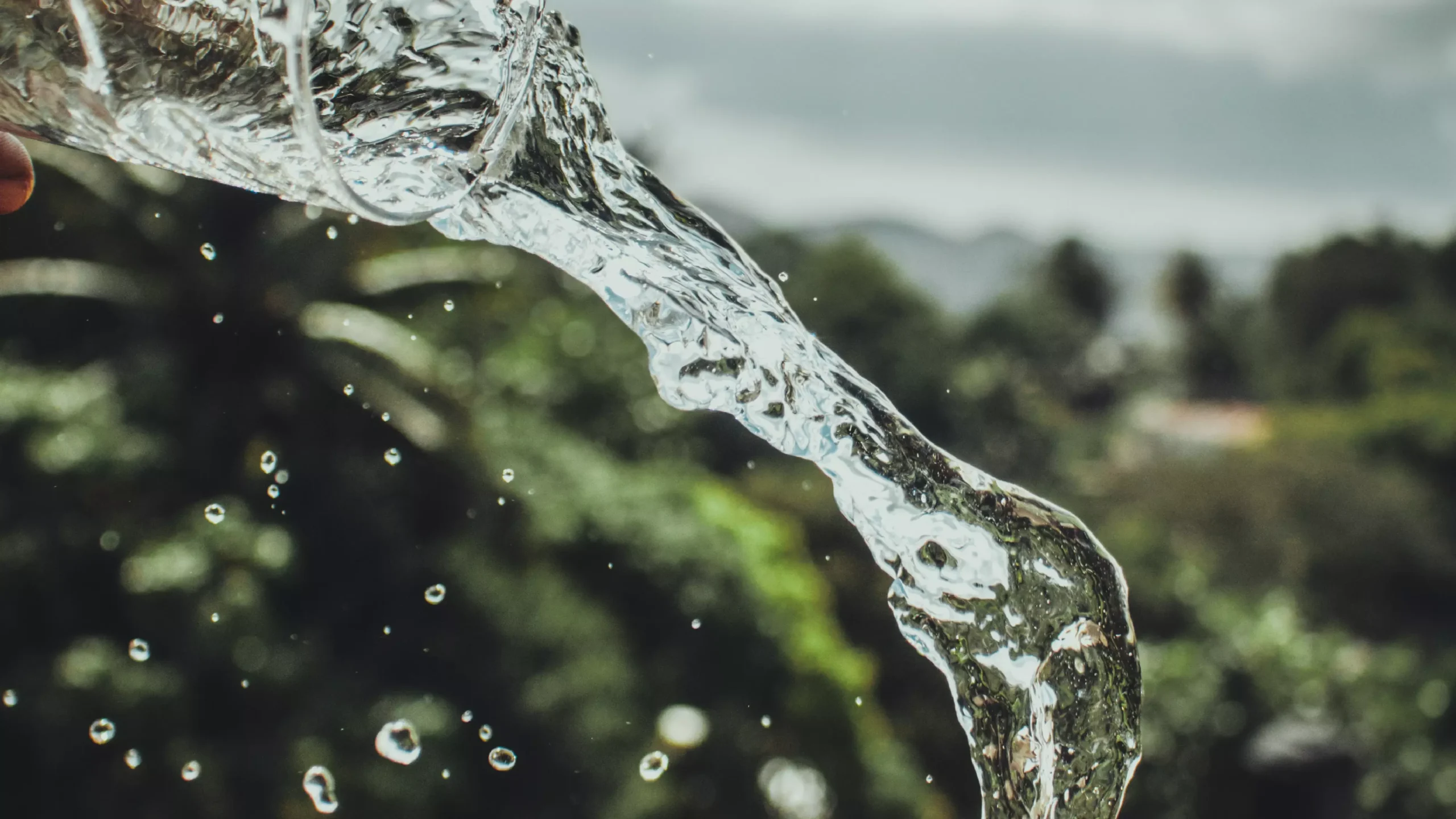 Agua desmineralizada - Junnova Watercourse